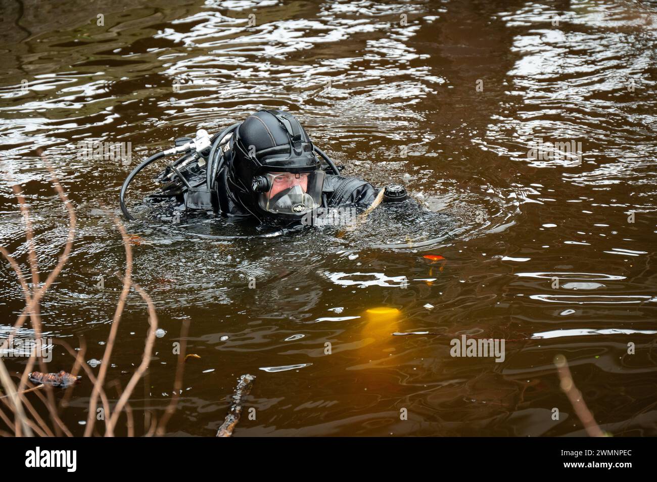 Hamburg police diver hi-res stock photography and images - Alamy