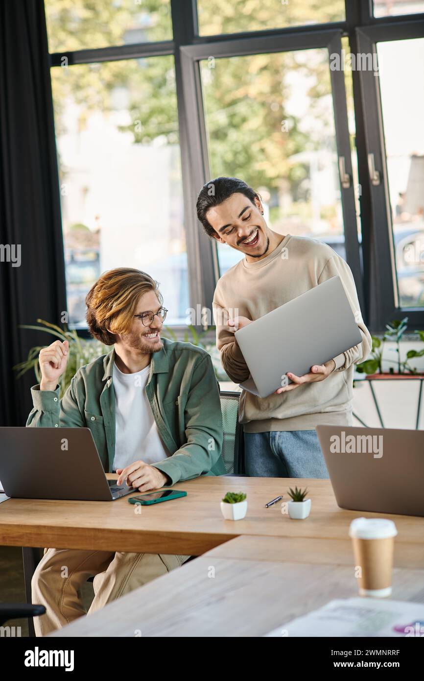 Explain details hi-res stock photography and images - Alamy