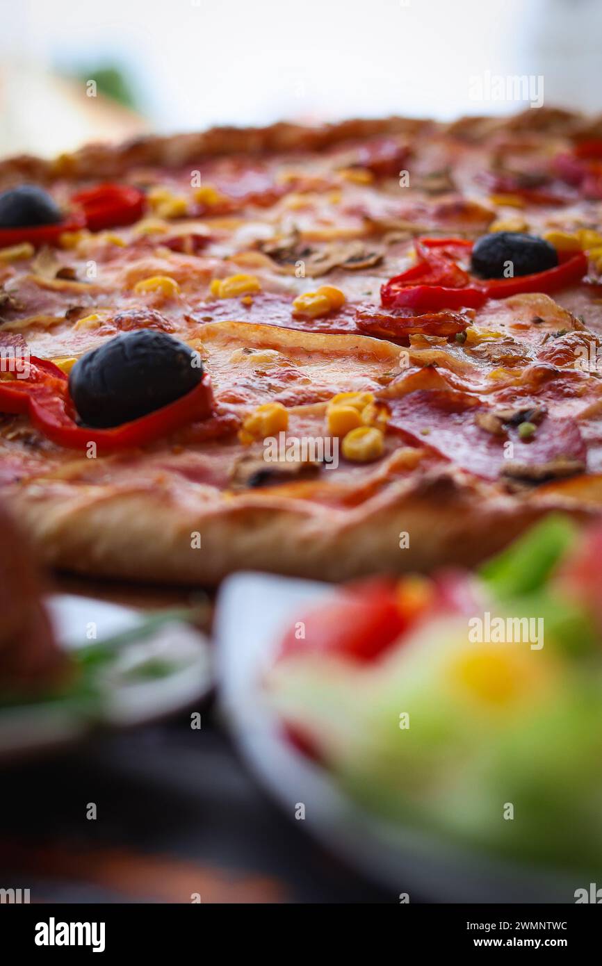 Large pizza pepperoni mushrooms hi-res stock photography and images - Alamy