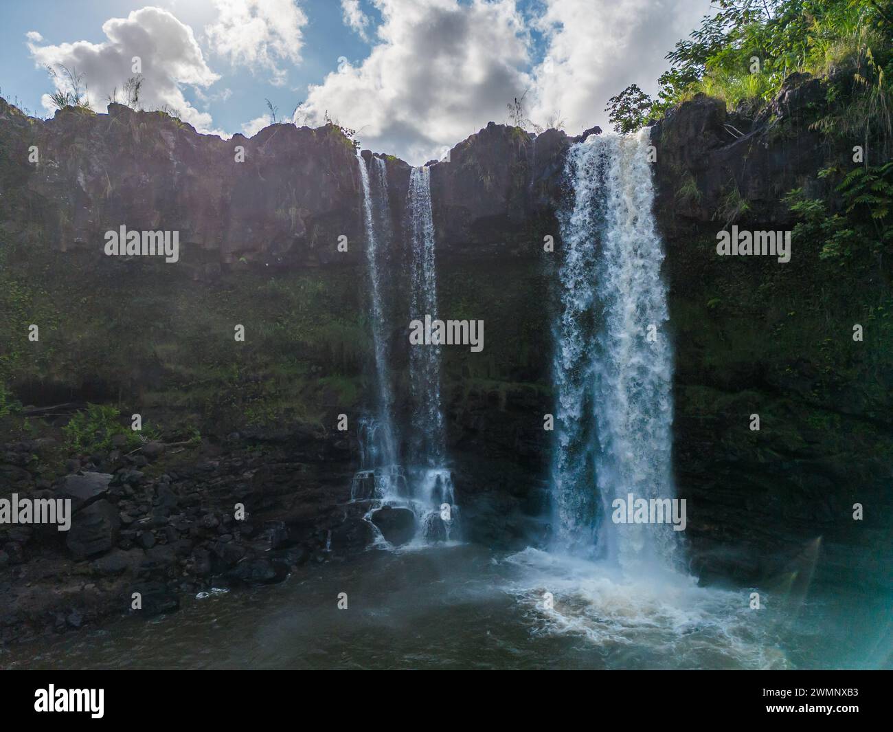 Beautiful waterfall rain forest hawaii hi-res stock photography and ...