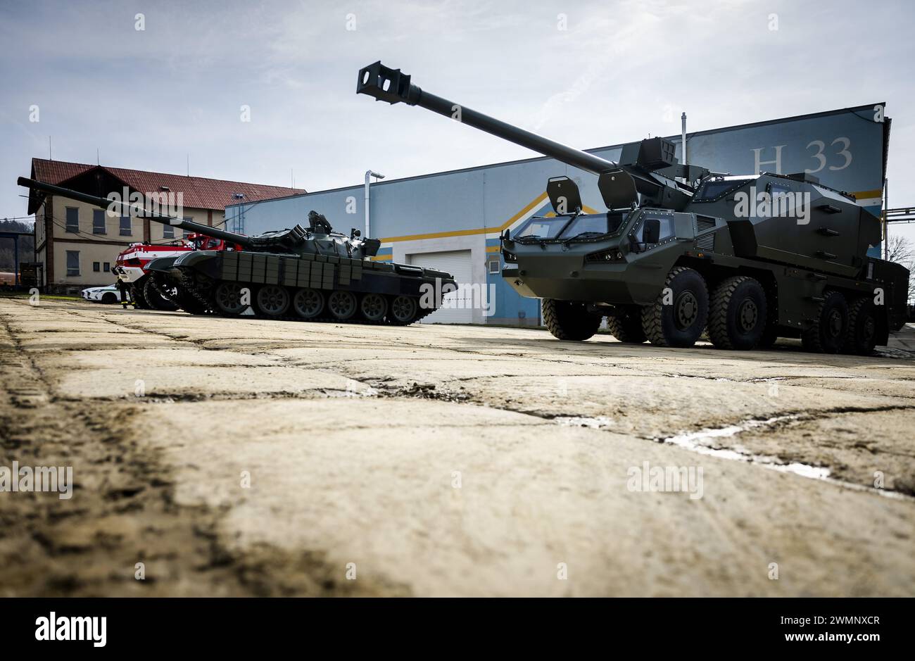 Dutch howitzer hi-res stock photography and images - Alamy