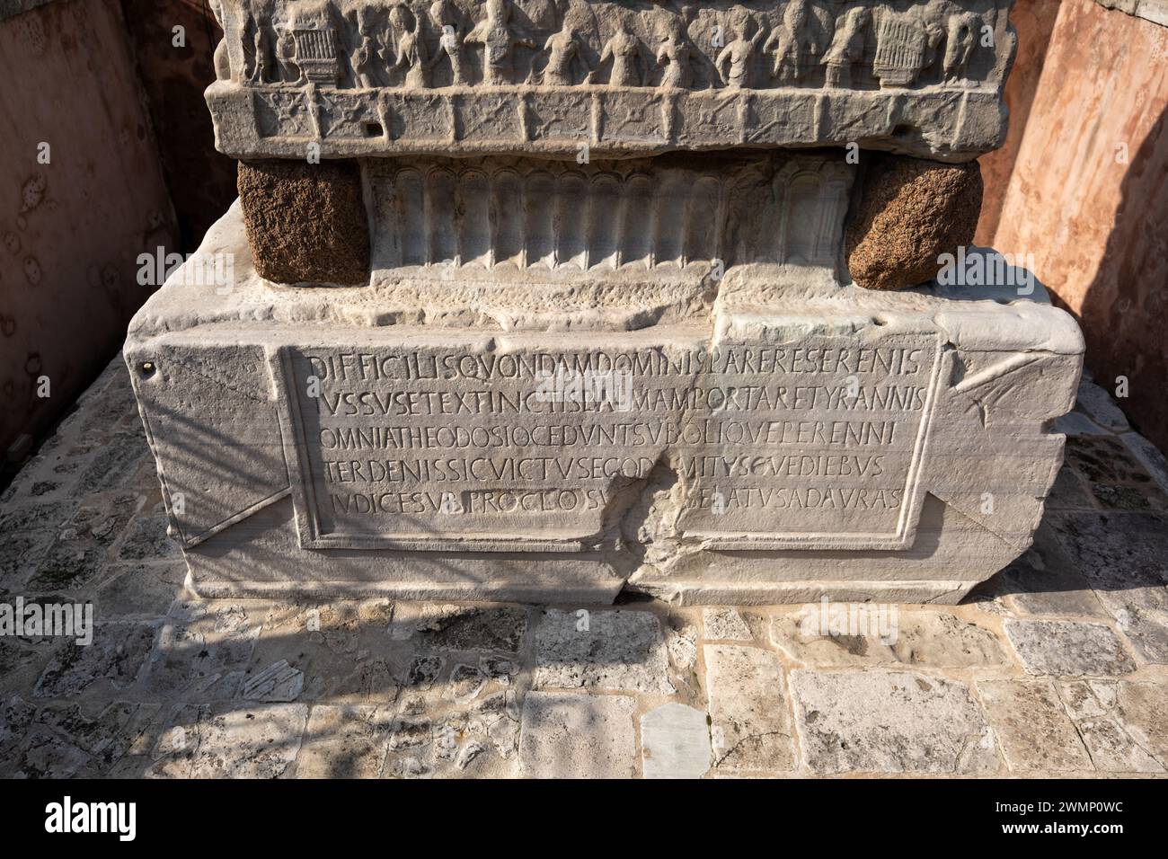 Obelisk detail shot hi-res stock photography and images - Alamy