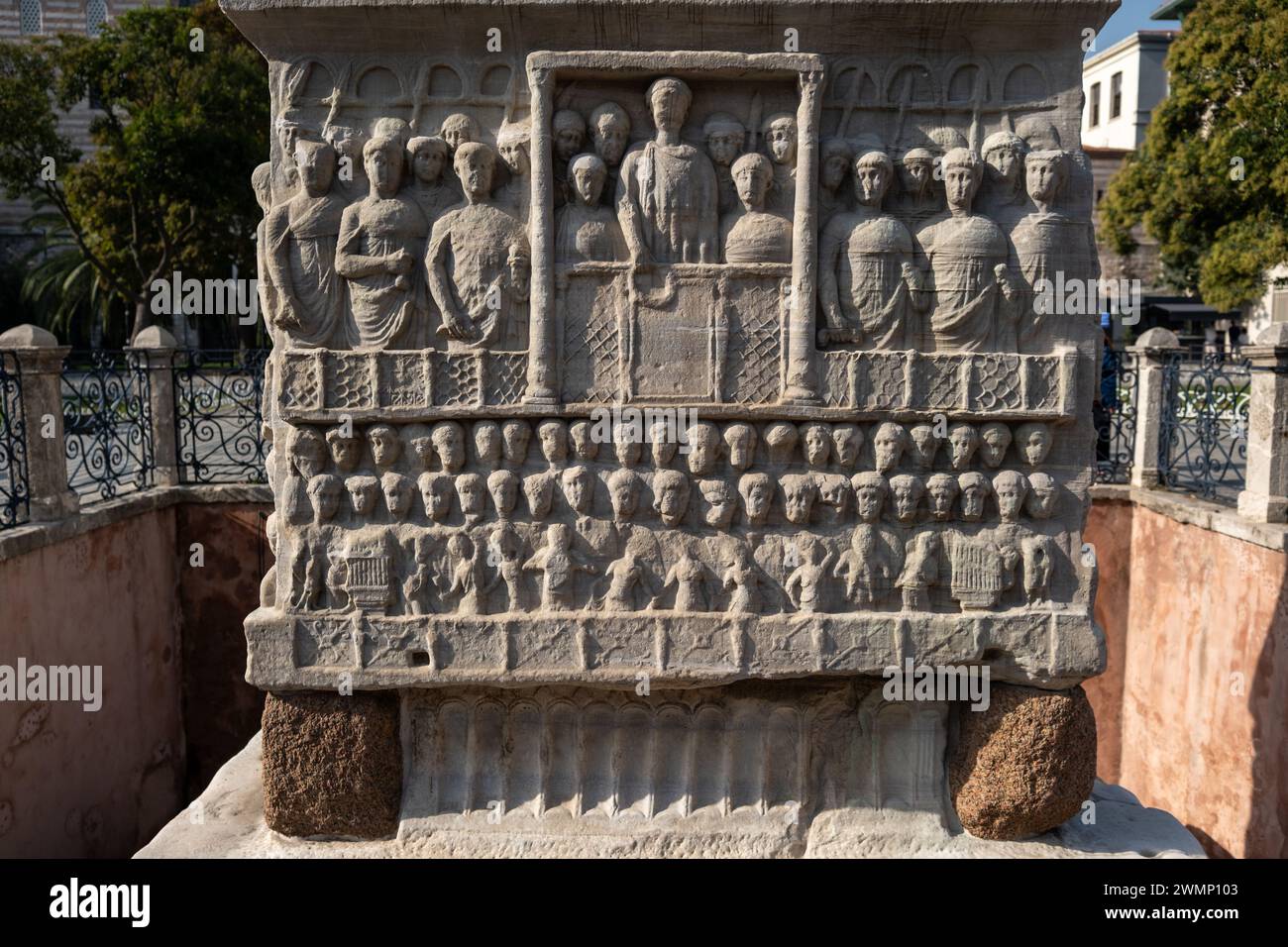 Obelisk detail shot hi-res stock photography and images - Alamy