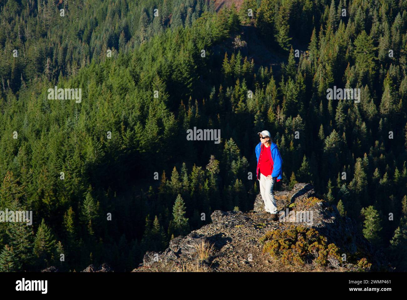 Trail summit hi-res stock photography and images - Alamy