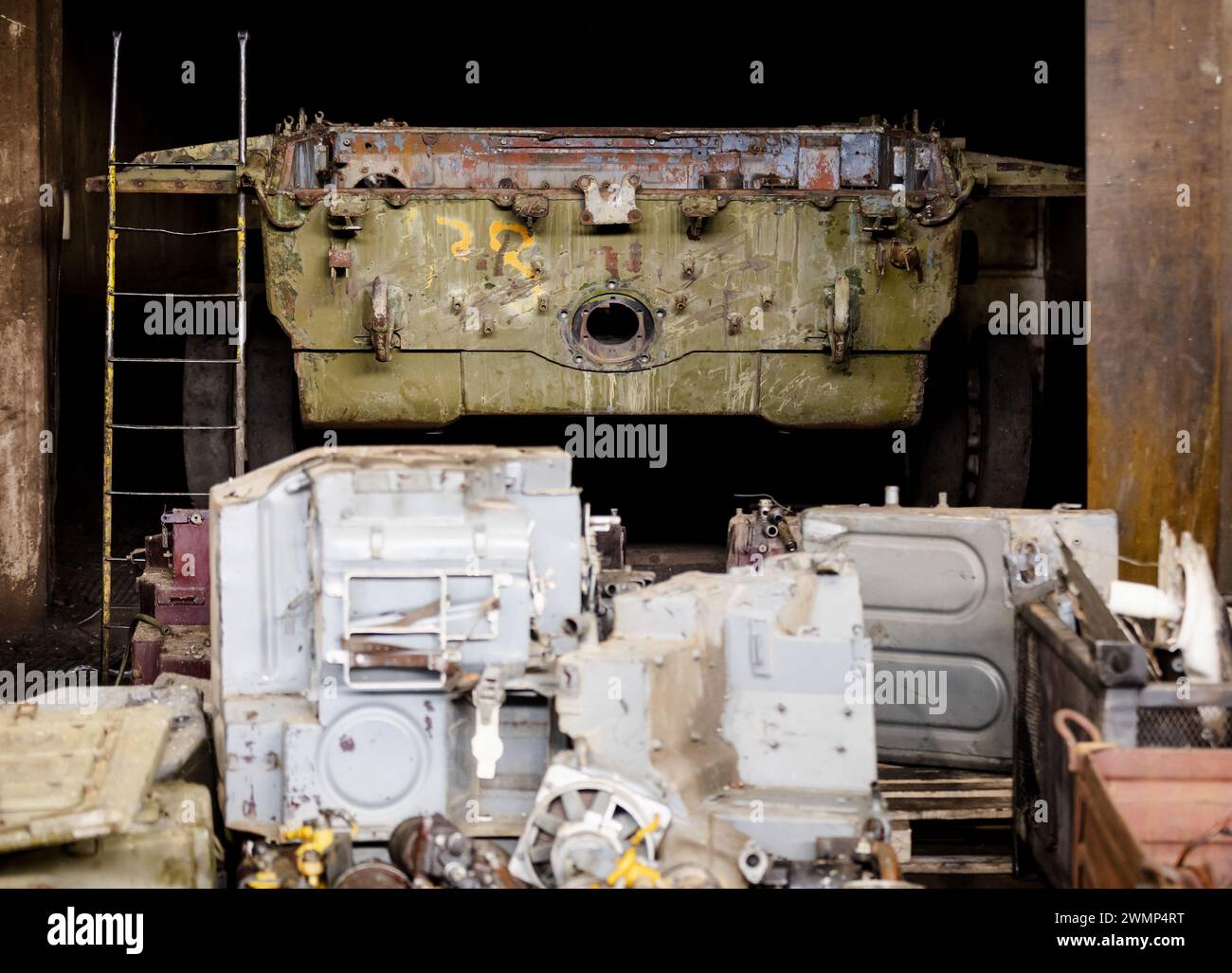 OLOMOUCKA - An old T-72 tank is being refurbished at the Excalibur Army ...