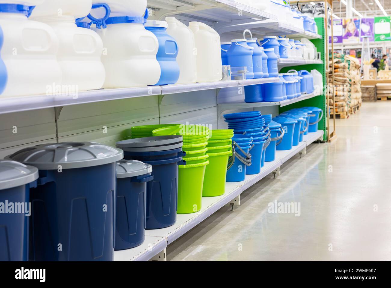 Assorted storage containers on store shelf Stock Photo - Alamy