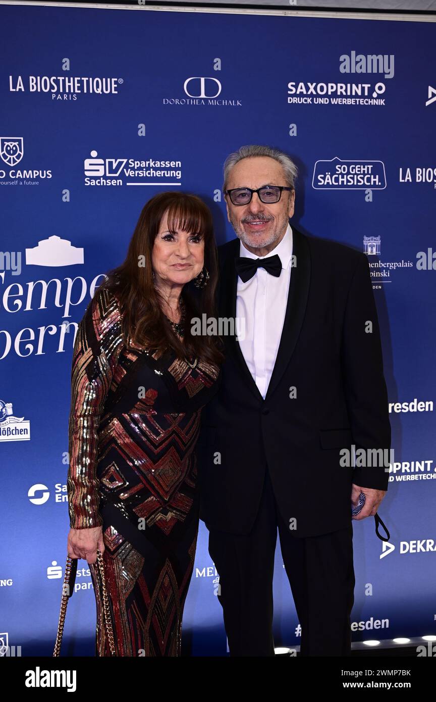 Wolfgang Stumph mit Ehefrau Christine Stumph beim 16. SemperOpernball ...