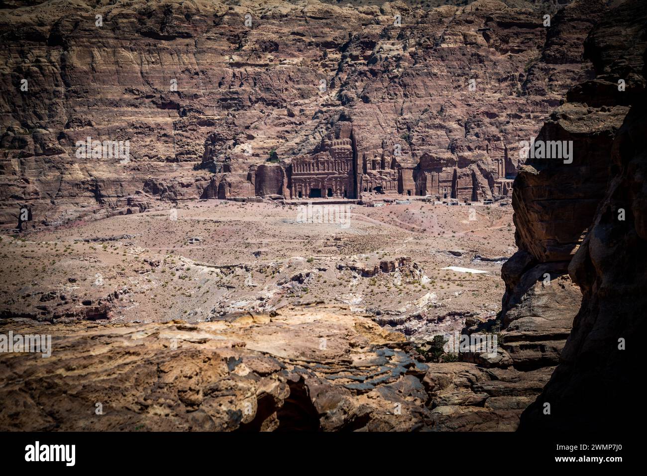 Desert landscape city visible hi-res stock photography and images - Alamy