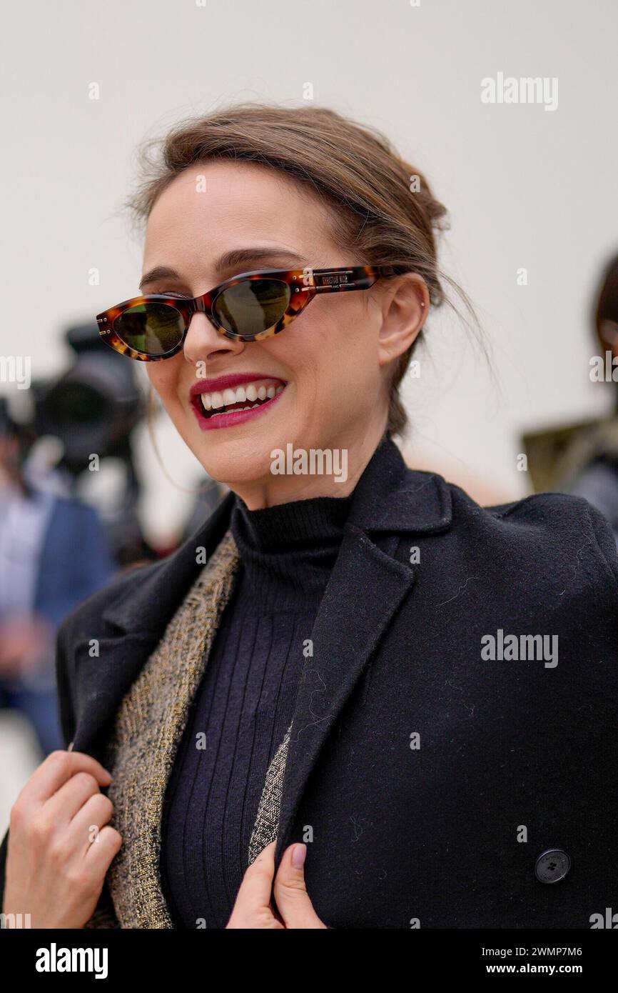 Natalie Portman arrives for the Christian Dior Fall/Winter 2024-2025 ...