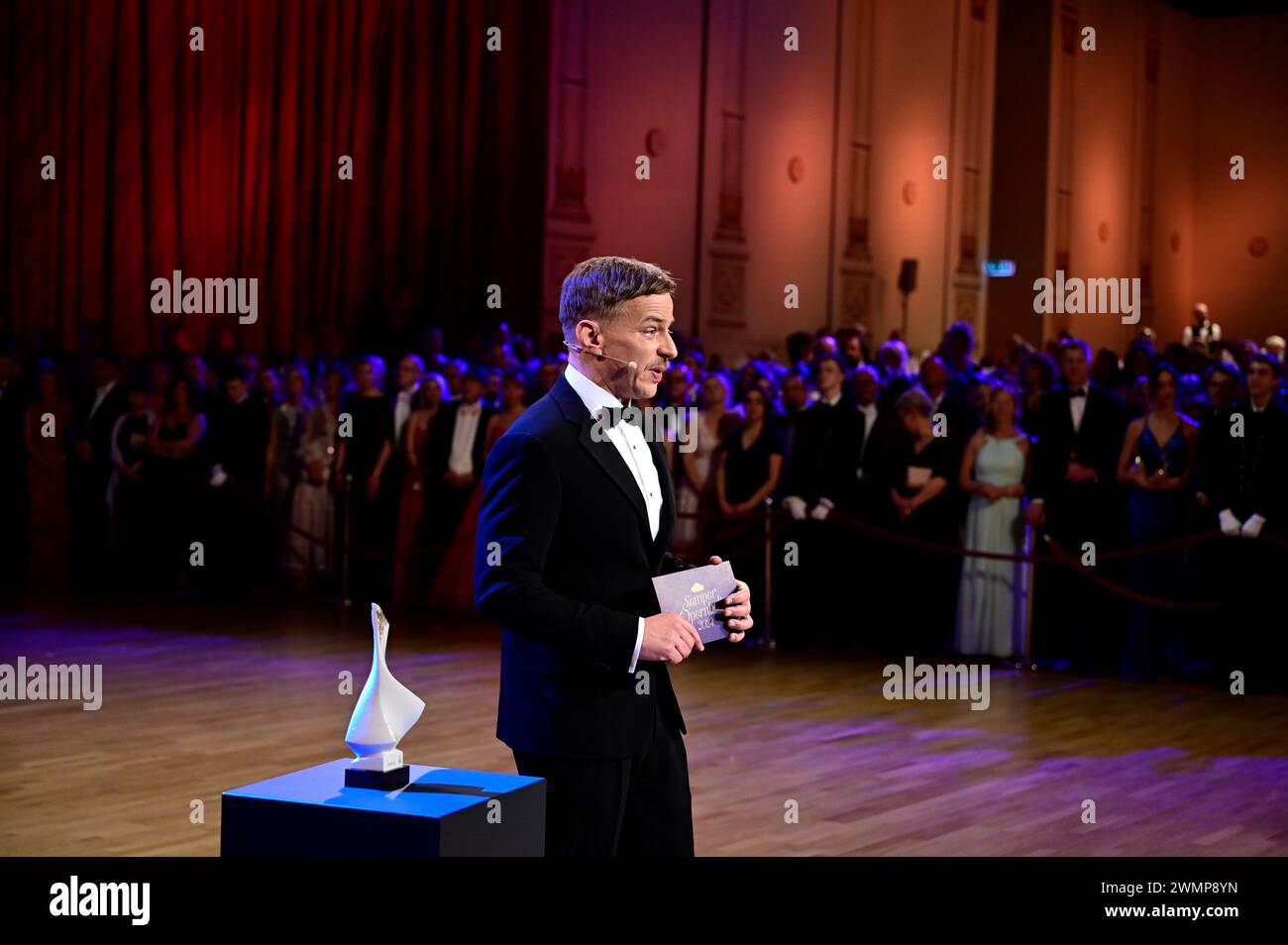 Tom Wlaschiha beim 16. SemperOpernball 2024 in der Semper Oper. Dresden ...