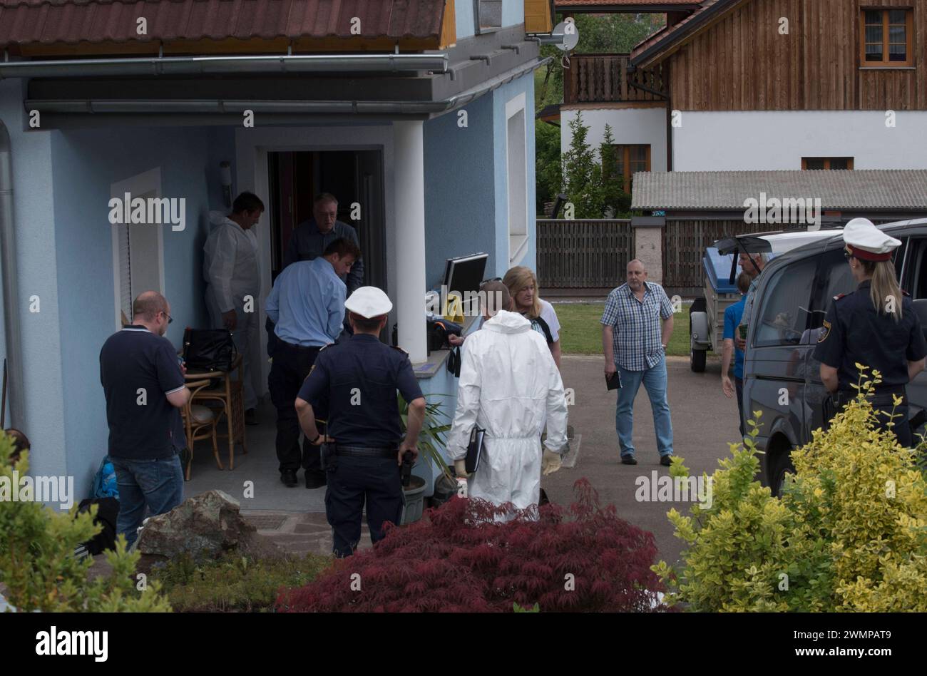 securing evidence in case of a murder, forensics in police work ...