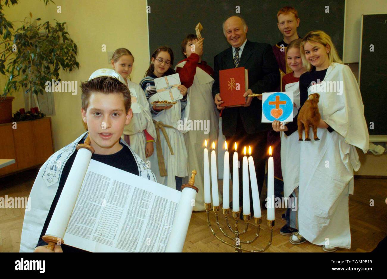 the judaism as a monotheistic religion of the jewish people judaism a ...