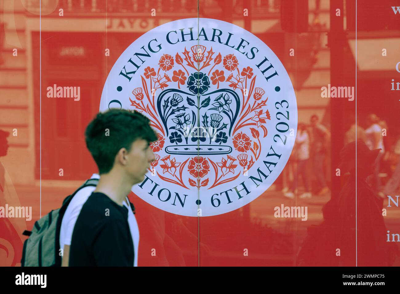 King charles coronation emblem hi-res stock photography and images - Alamy