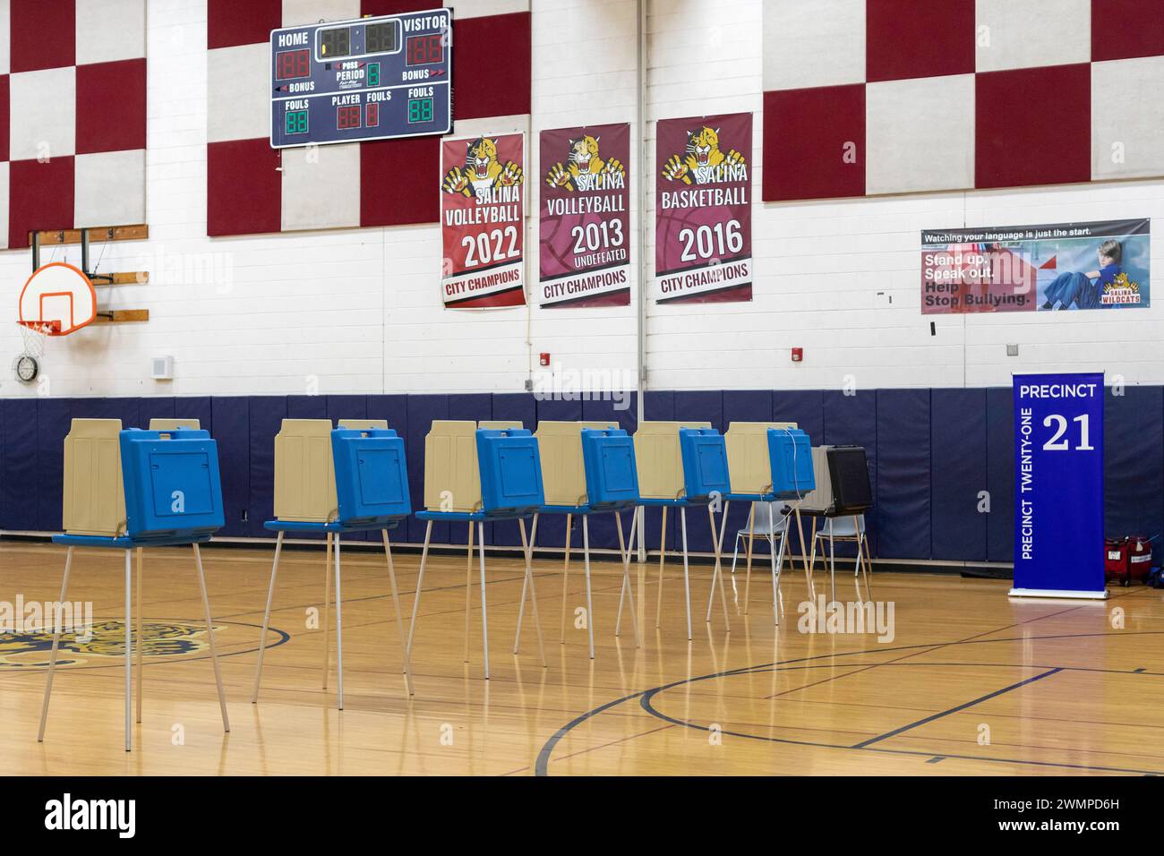 Voting booths hi-res stock photography and images - Alamy