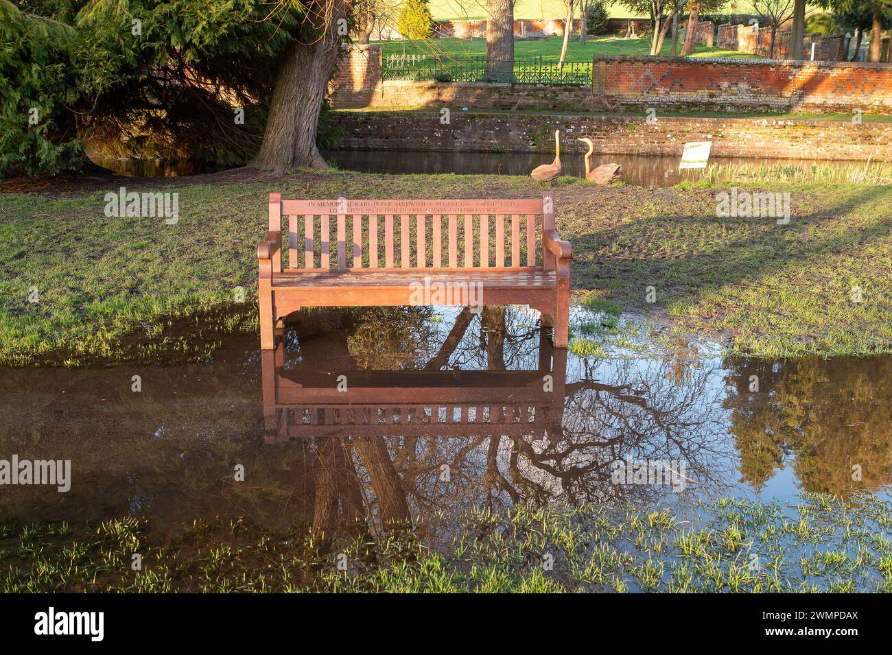 Old Amersham, UK. 26th February, 2024. Floodwater by the River ...