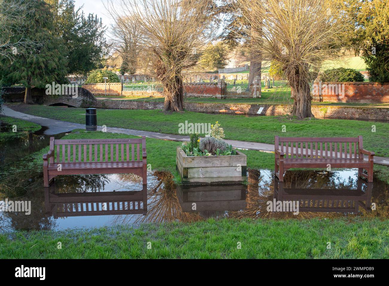 Old Amersham, UK. 26th February, 2024. Floodwater by the River ...