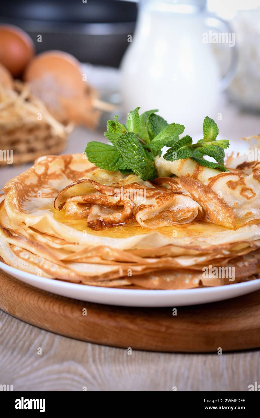 Brunch buffet style table hi-res stock photography and images - Alamy
