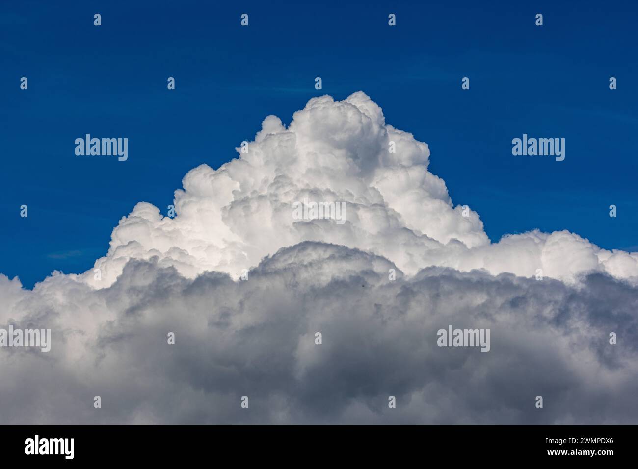 Cumulswolken hi-res stock photography and images - Alamy