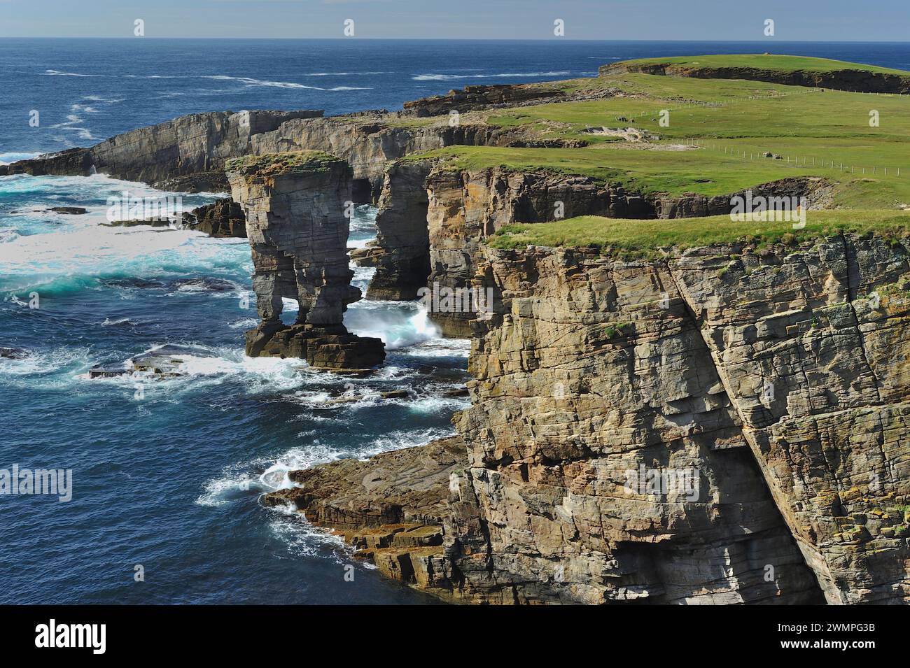 Arch sea stack hi-res stock photography and images - Alamy