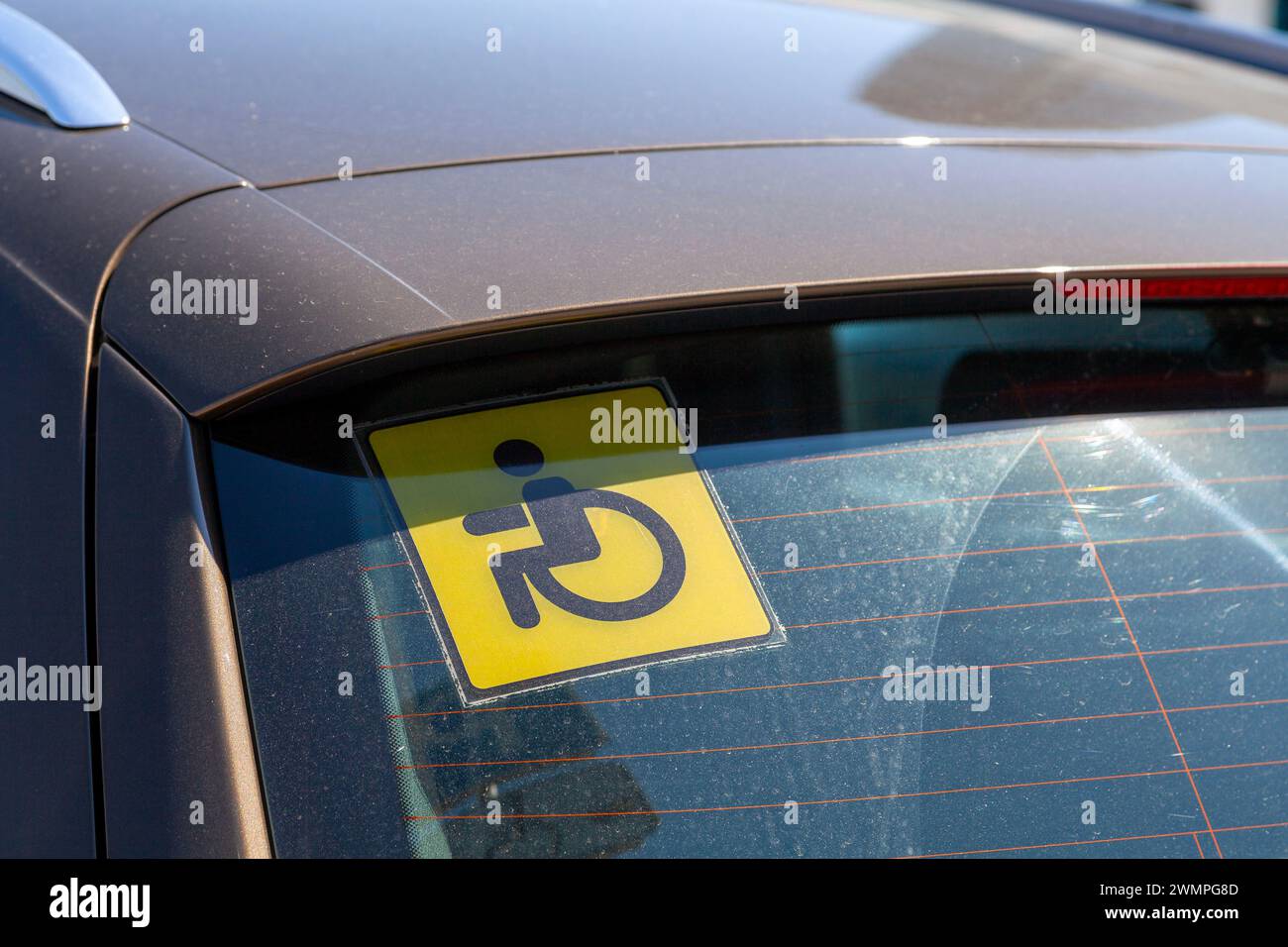 Disabled driver sign hi-res stock photography and images - Alamy