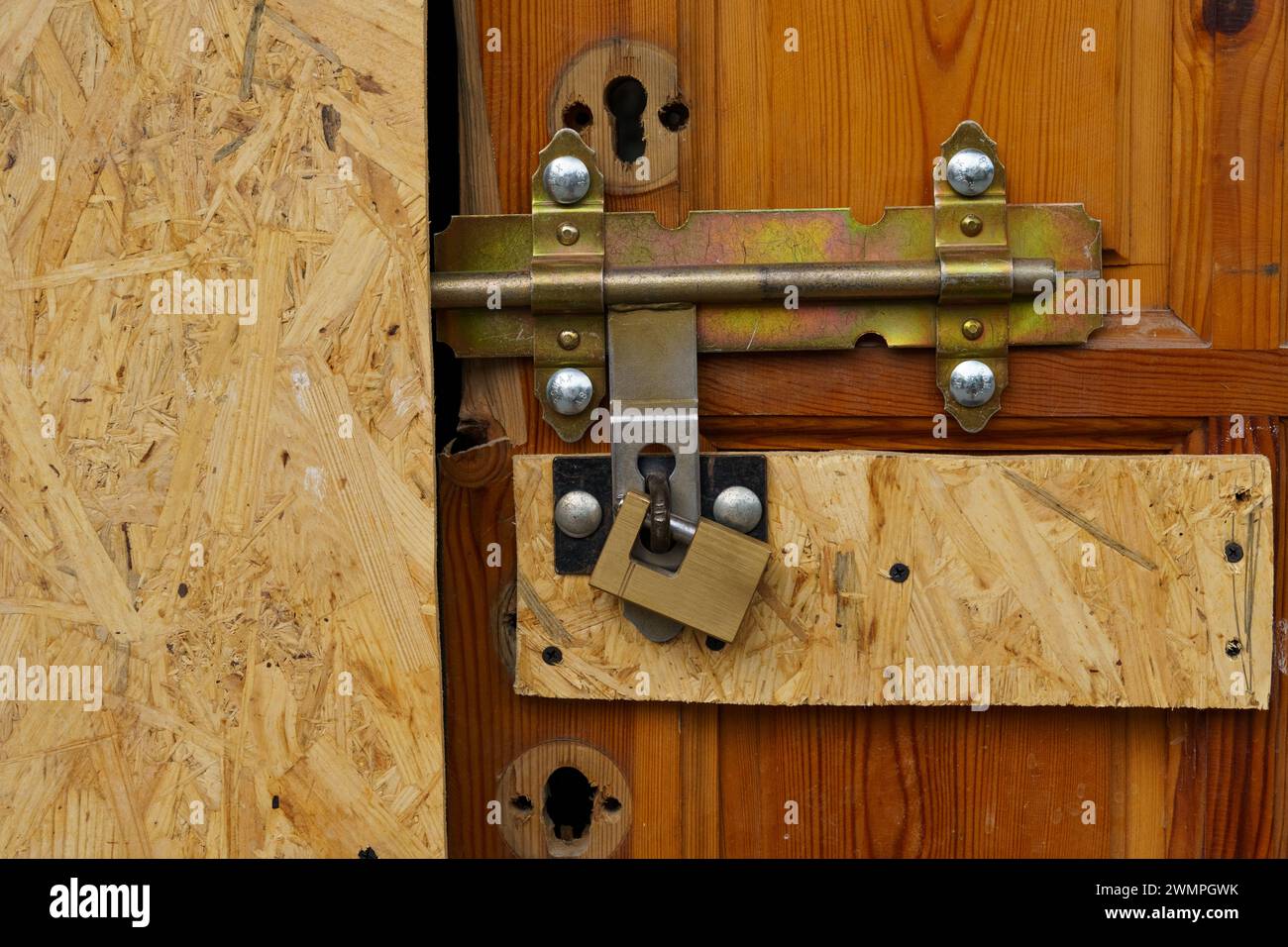 Entryway door latch hi-res stock photography and images - Alamy