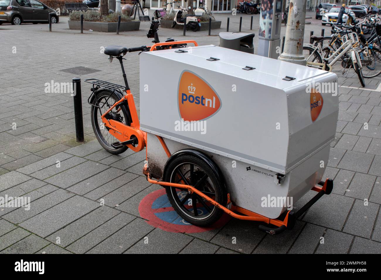 Postnl logo hi-res stock photography and images - Alamy