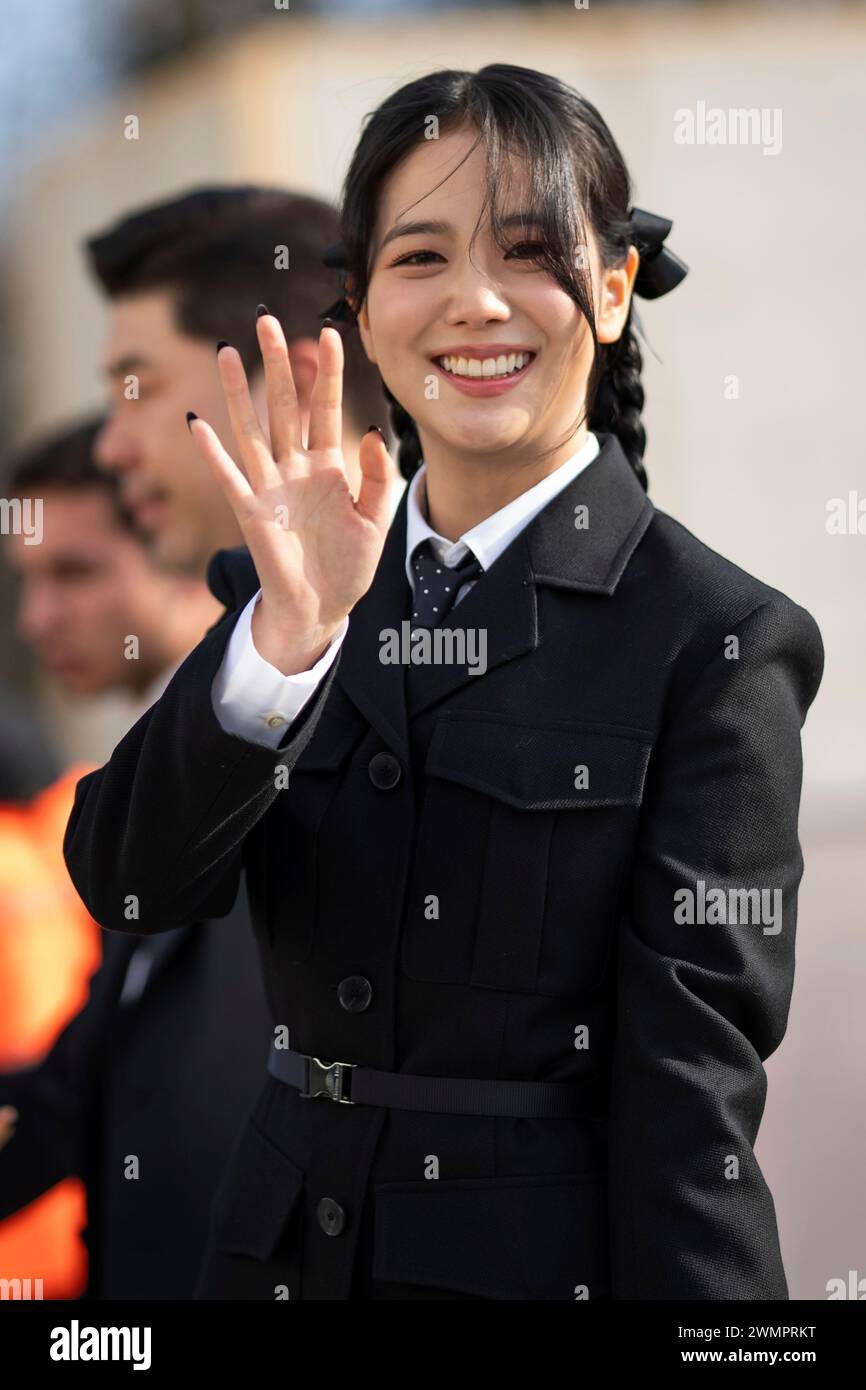 Jisoo departs from the Christian Dior Fall/Winter 2024-2025 ready-to ...