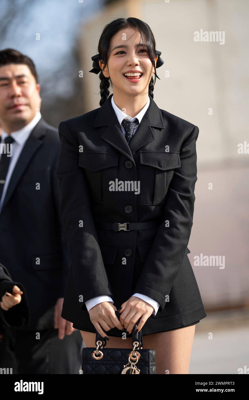 Jisoo departs from the Christian Dior Fall/Winter 2024-2025 ready-to ...