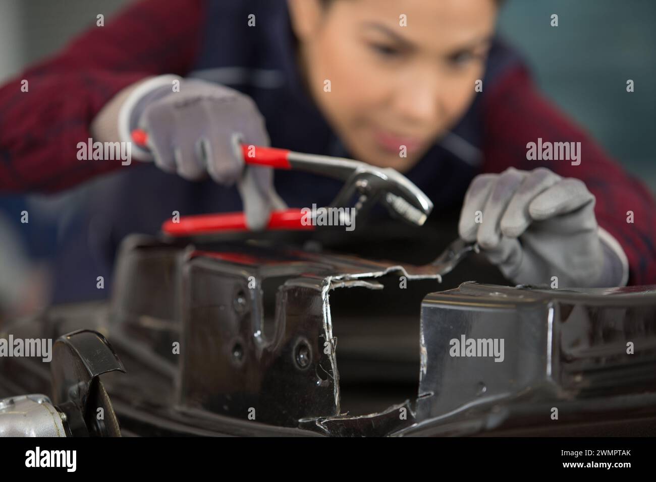 Assembling car parts hi-res stock photography and images - Alamy