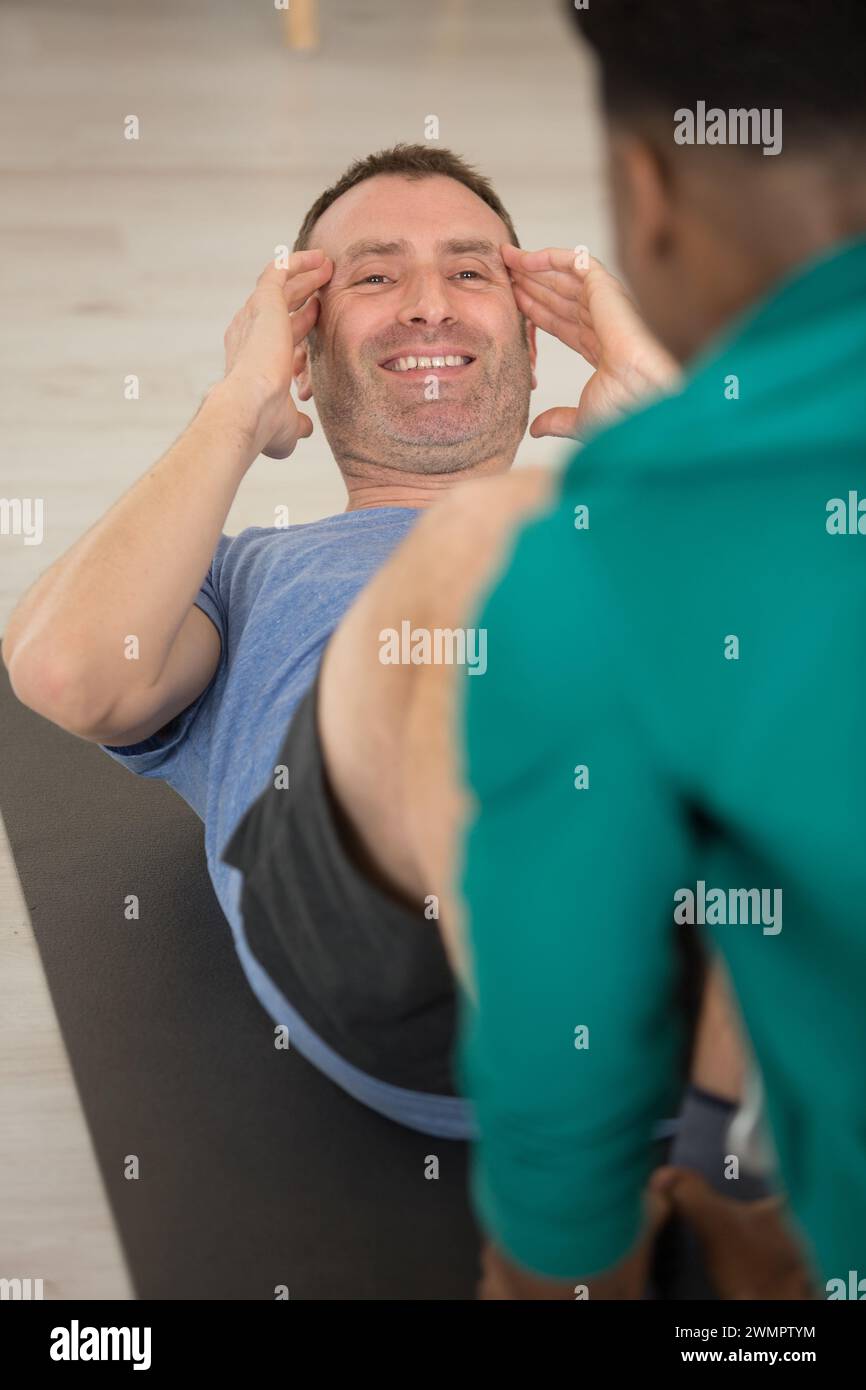 Crunch fitness hi-res stock photography and images - Alamy