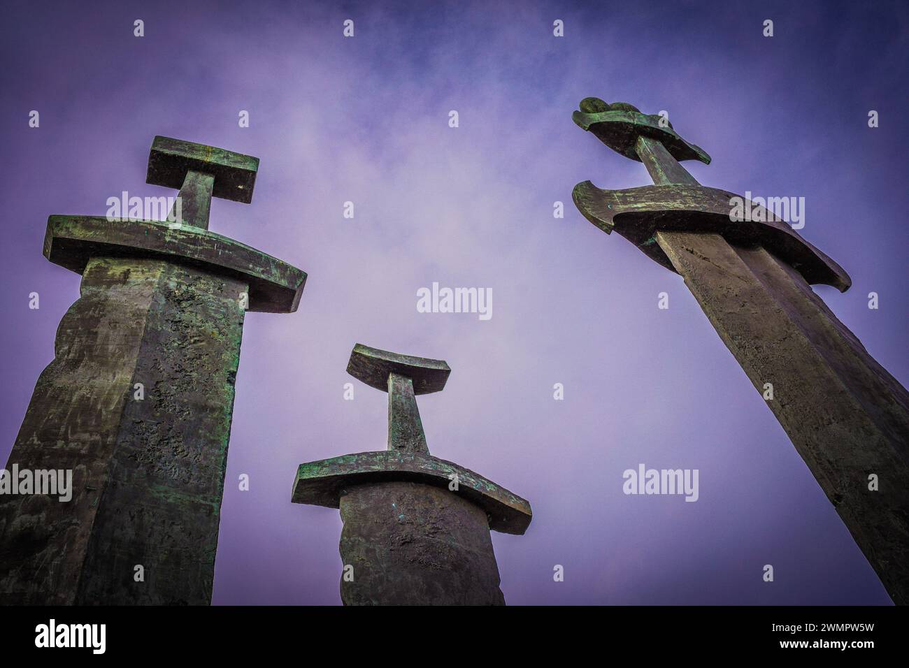 Three tall poles hi-res stock photography and images - Alamy