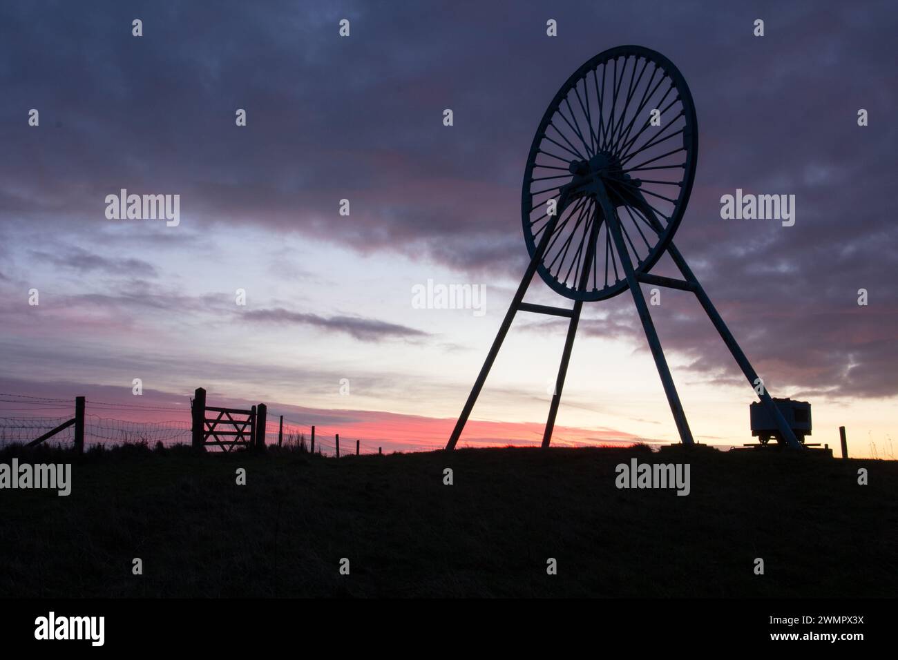 Pit wheel memorial Apedale sunset Stock Photo - Alamy