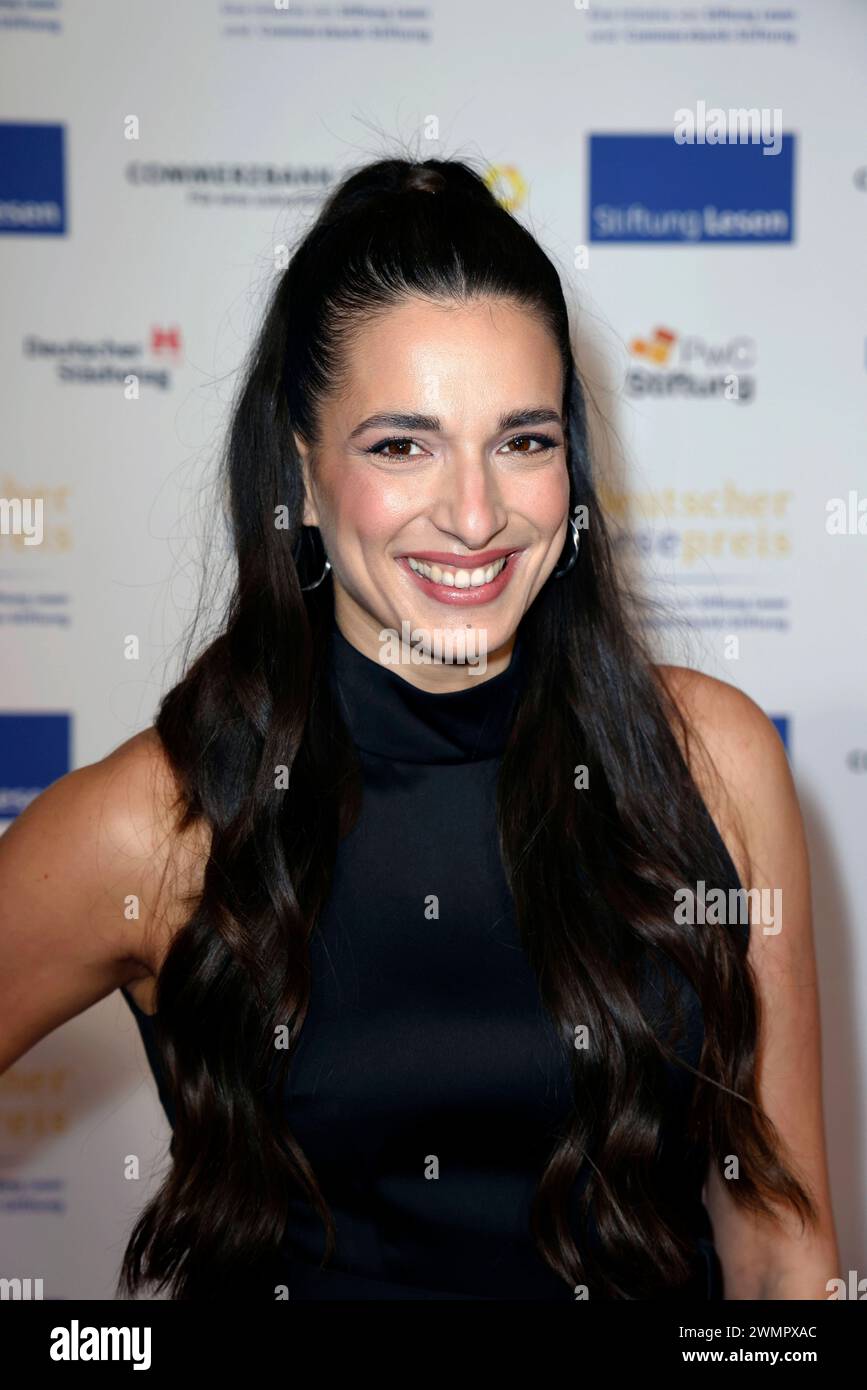 Sally Özcan bei der Verleihung des Deutschen Lesepreises 2024 im ...