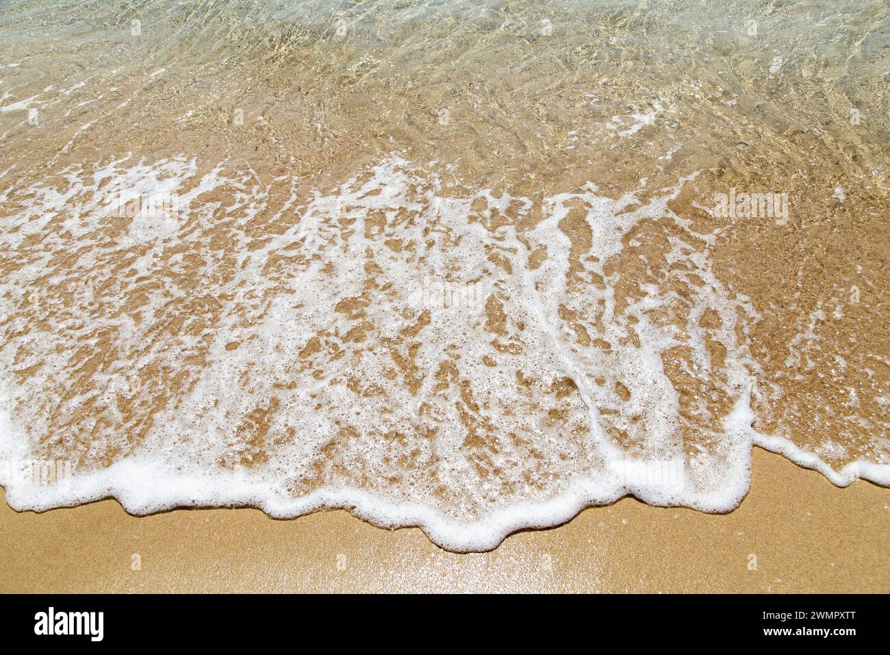 Stone beach ocean wave hi-res stock photography and images - Alamy