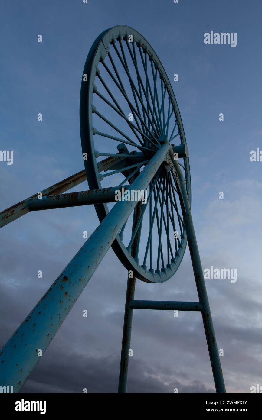 Pit wheel memorial Apedale sunset Stock Photo - Alamy