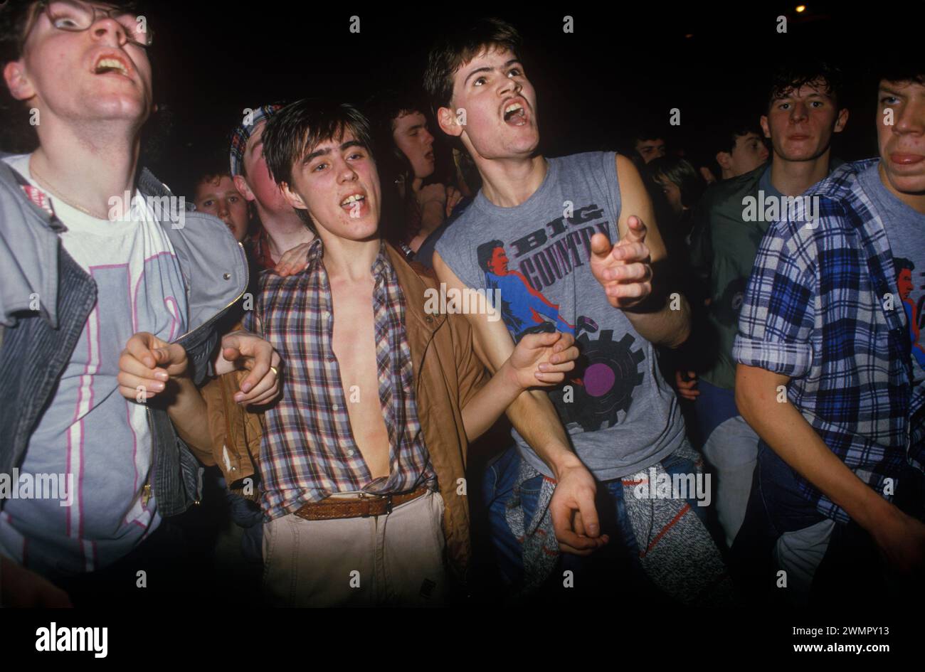 Pop Concert fans 1980s UK. Live performance a gig in Glasgow. Teenage ...