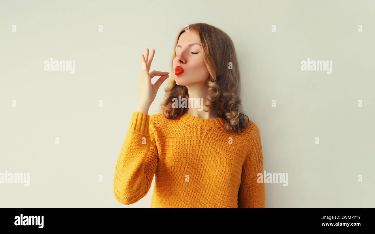 Taste gesture hi-res stock photography and images - Alamy