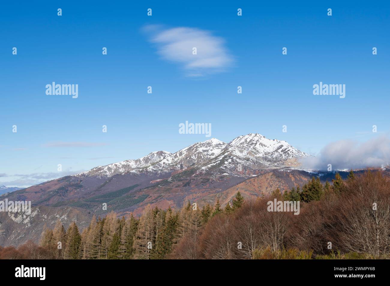 Tabe massif hi-res stock photography and images - Alamy