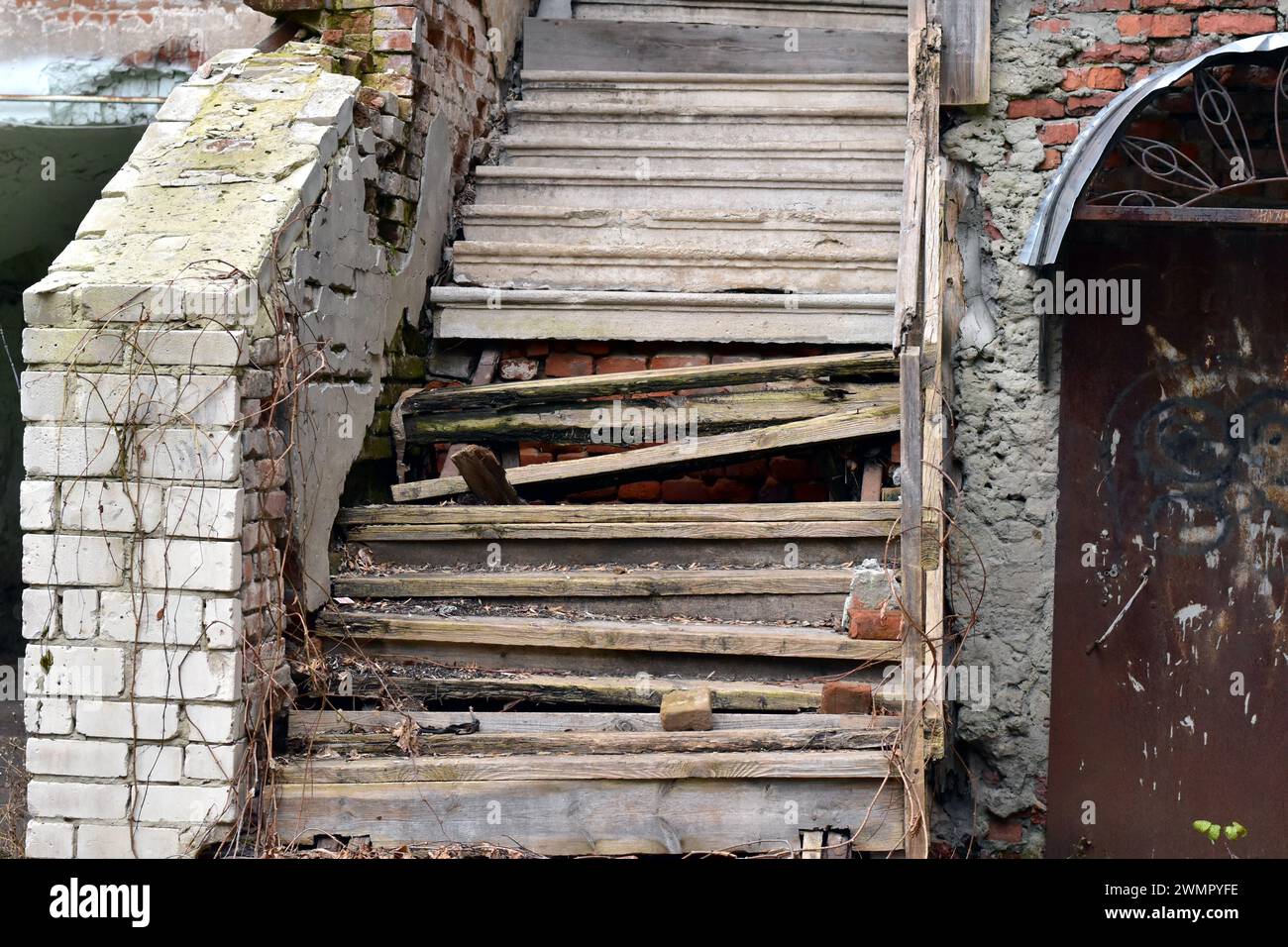 Broken steps hi-res stock photography and images - Alamy