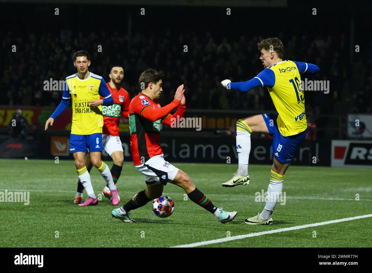 LEEUWARDEN - (l-r) Bart van Rooij of NEC Nijmegen, Milan Smit of SC ...