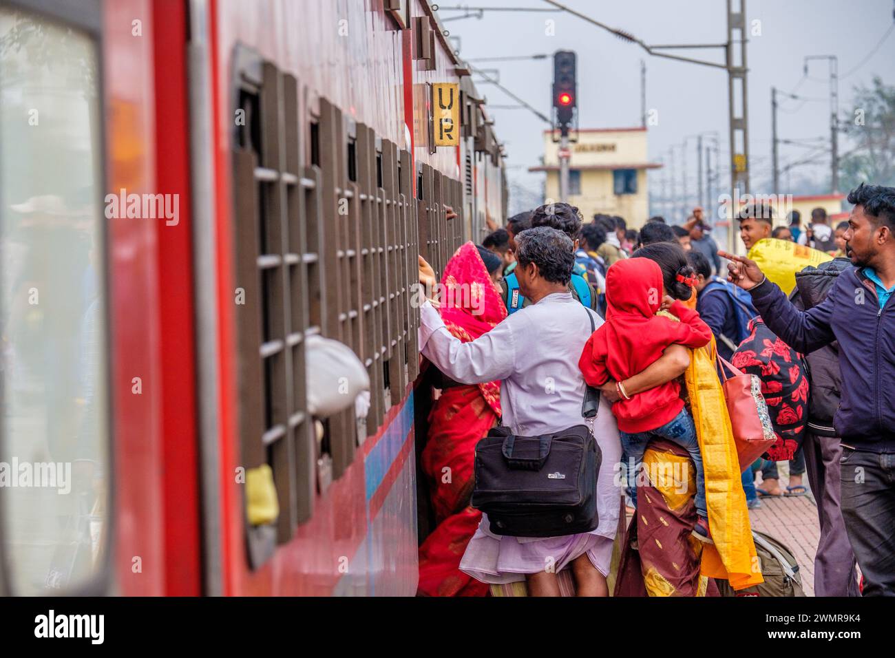 Indian train passengers hi-res stock photography and images - Alamy