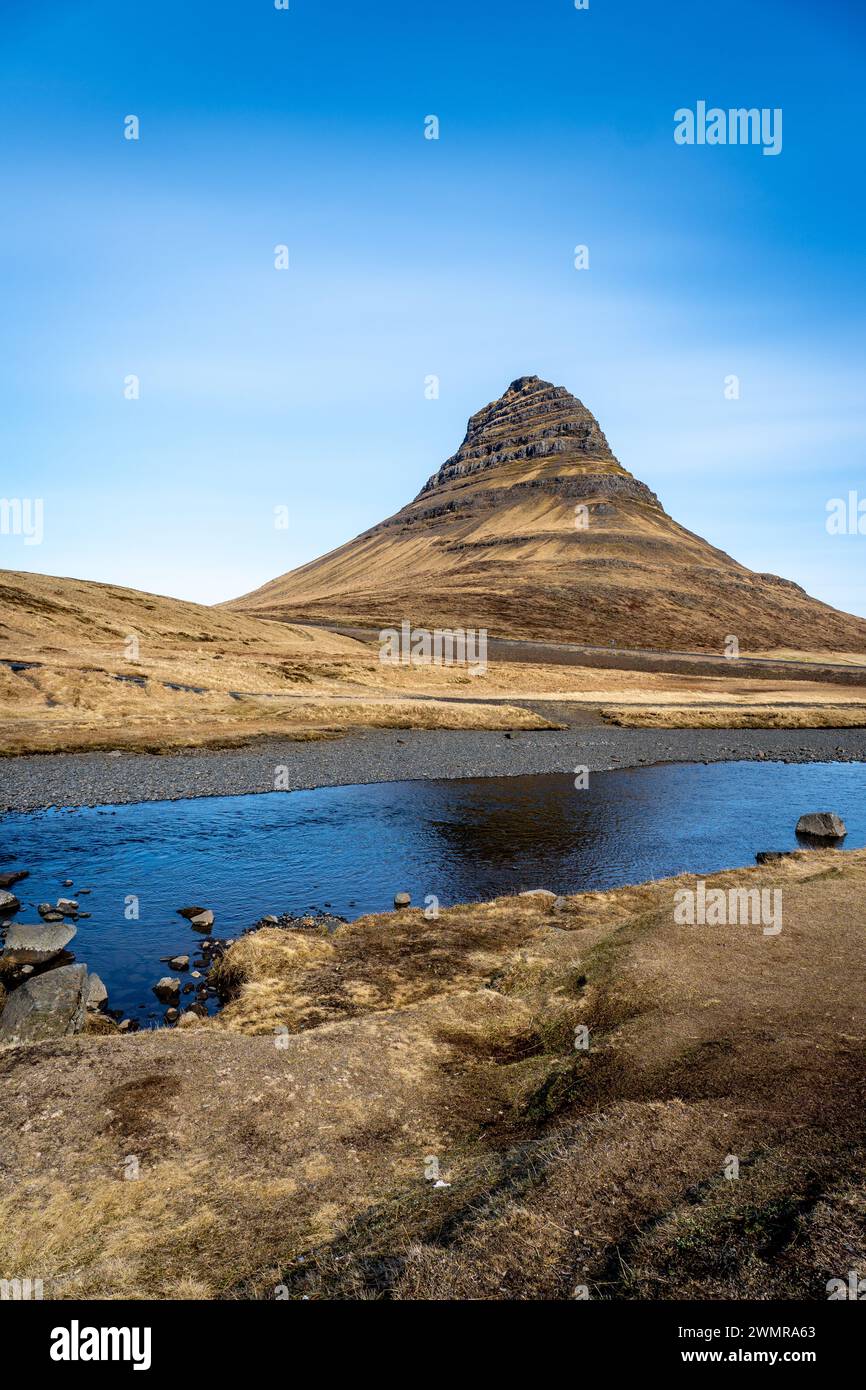 Classic view of Kirkjufell mountain vertically Stock Photo - Alamy