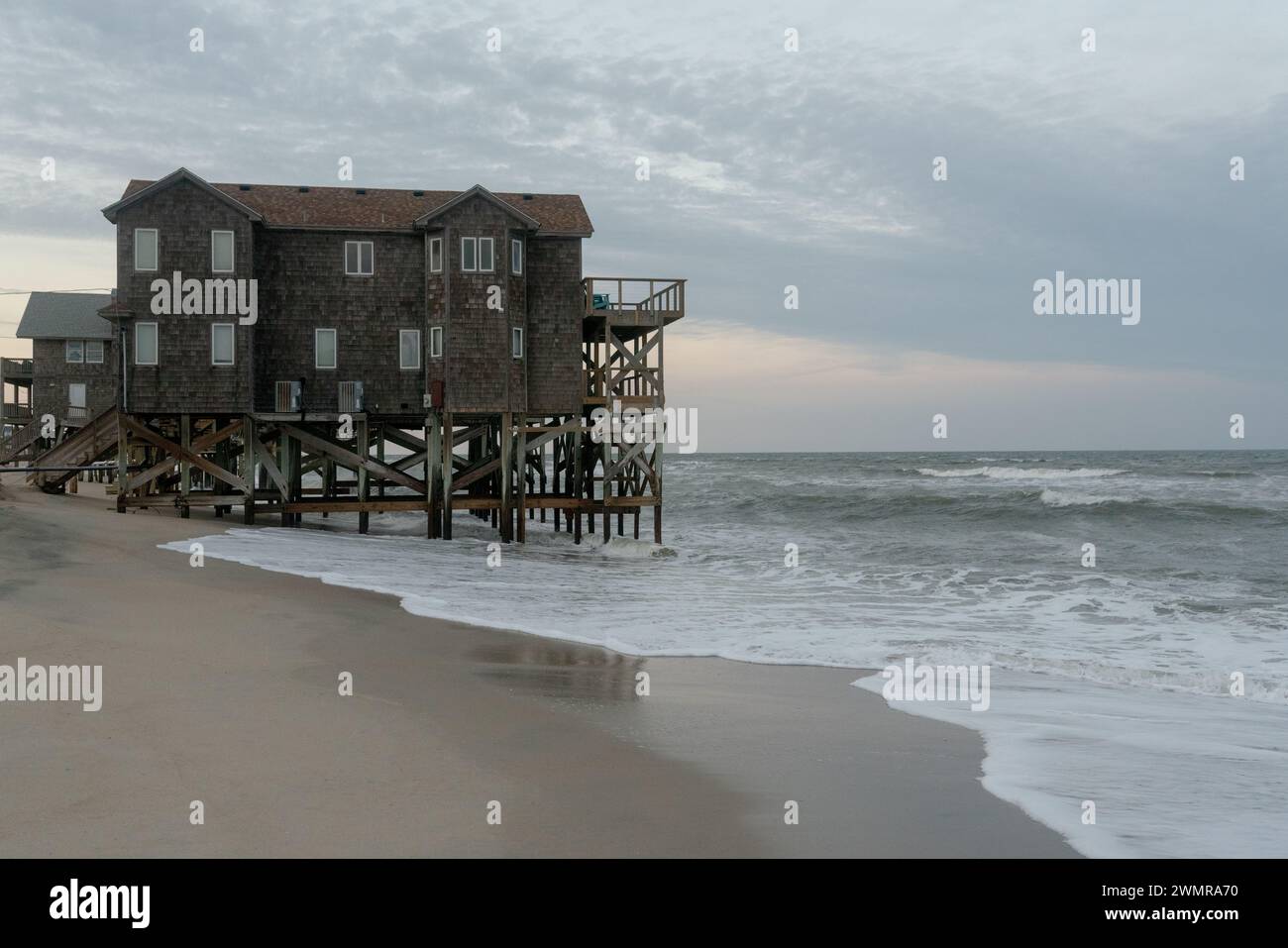 Houses crumble into the sea in Outer Banks due to some of the most ...