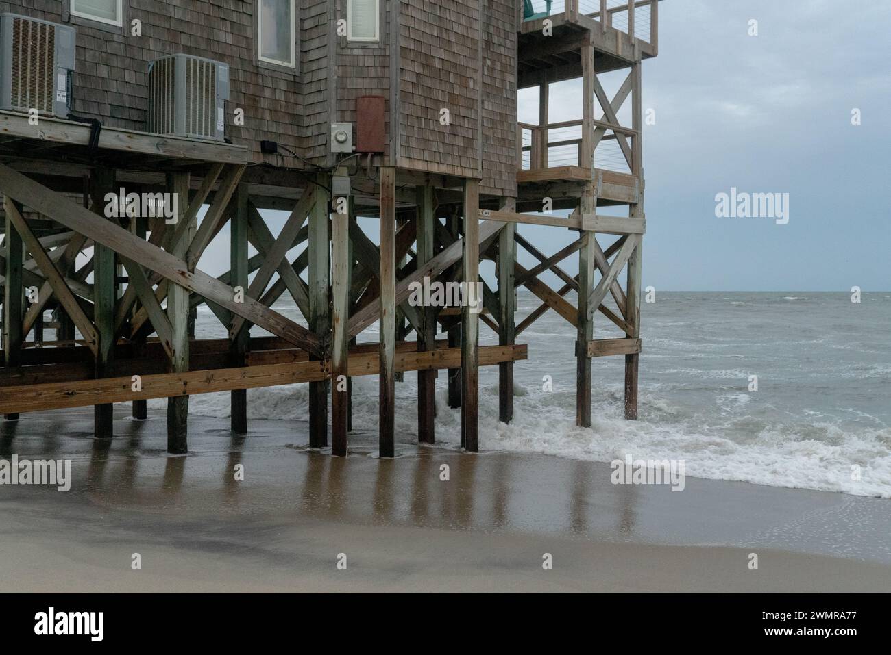 Houses crumble into the sea in Outer Banks due to some of the most ...