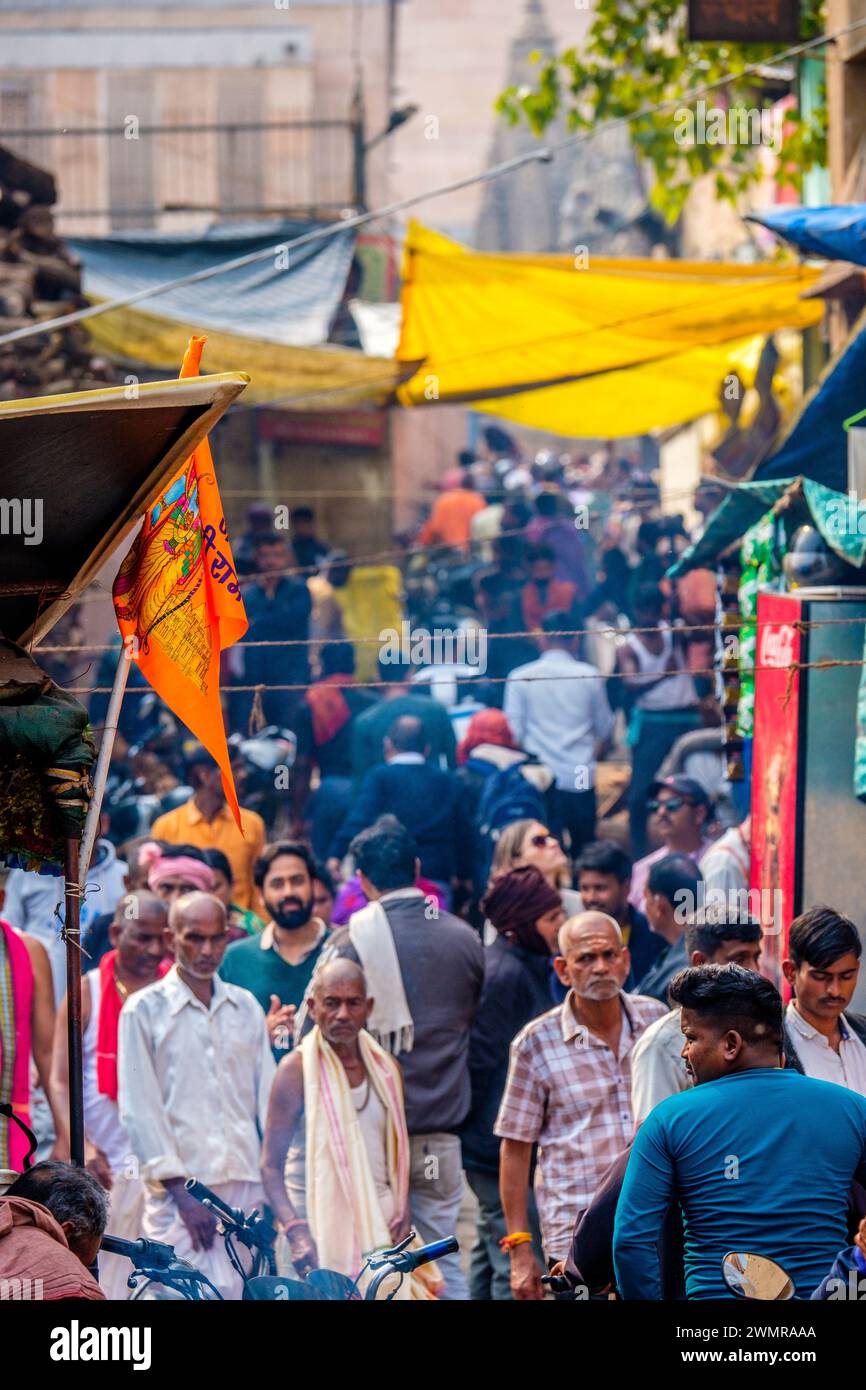 Crowded lanes near The Ghats at Varanasi on the Ganges in India Stock ...