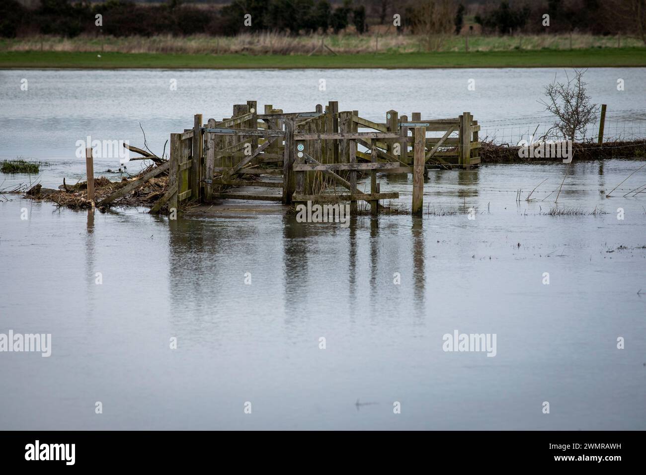 West Yorkshire, UK.27th Feb, 2024. Flood water and high river levels ...