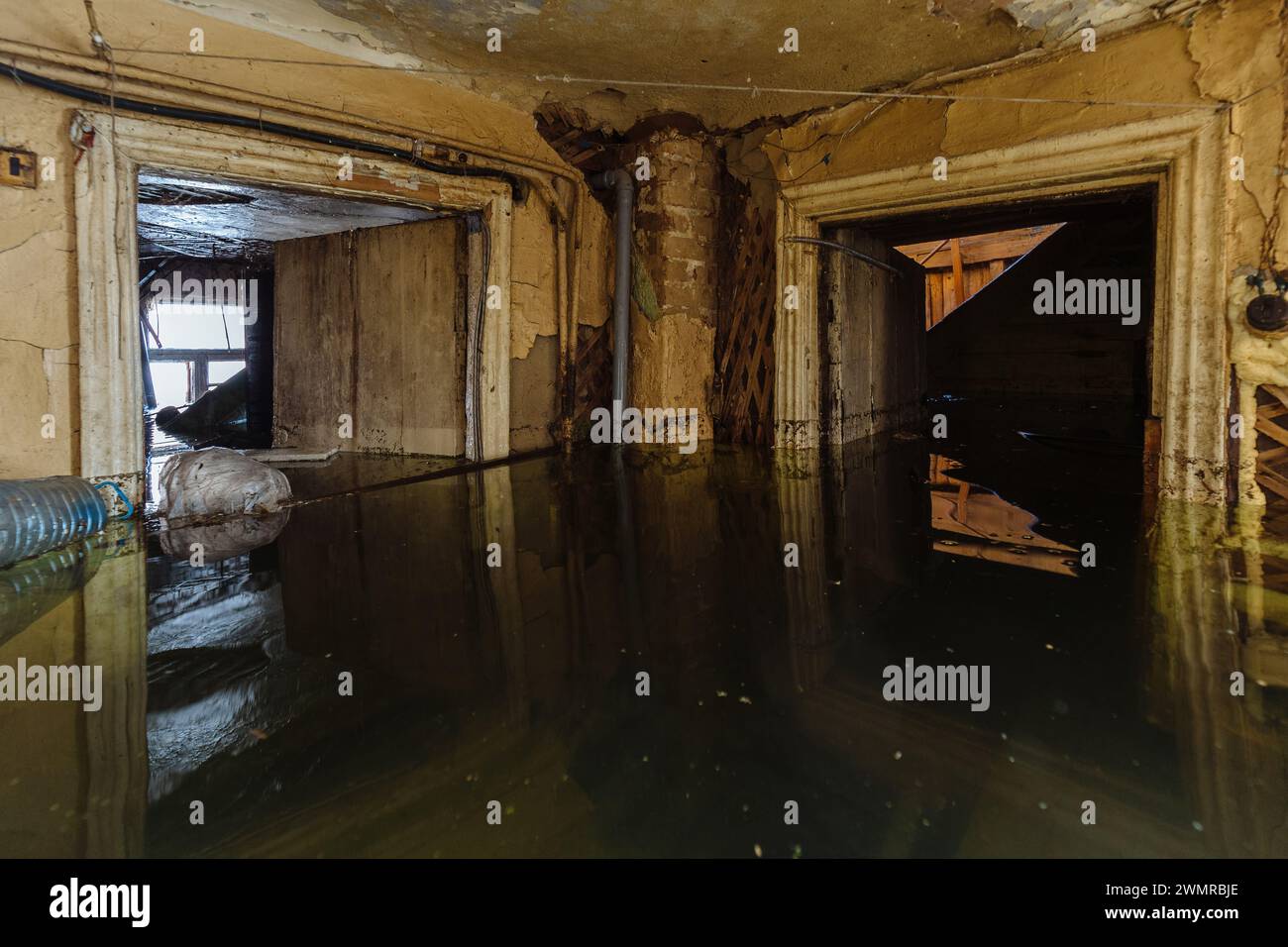 Flooded house interior hi-res stock photography and images - Alamy