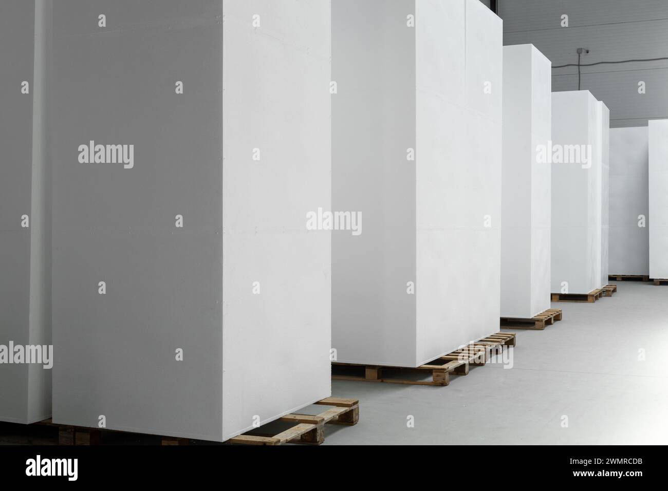 Polystyrene blocks hi-res stock photography and images - Alamy