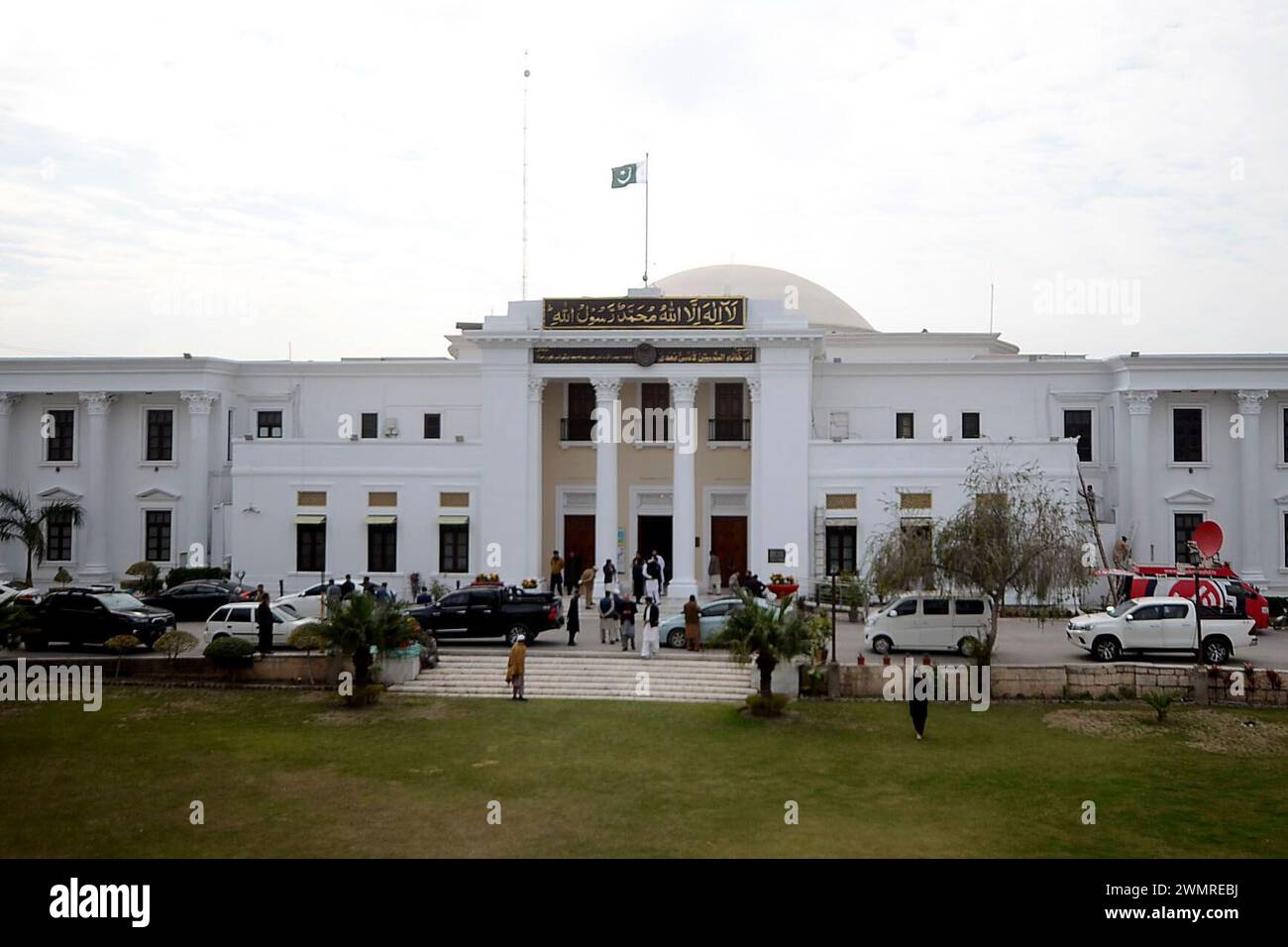 Peshawar, Peshawar, Pakistan. 27th Feb, 2024. Workers renovate ...