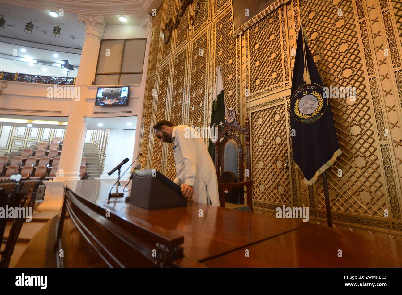 Peshawar, Peshawar, Pakistan. 27th Feb, 2024. Workers renovate ...